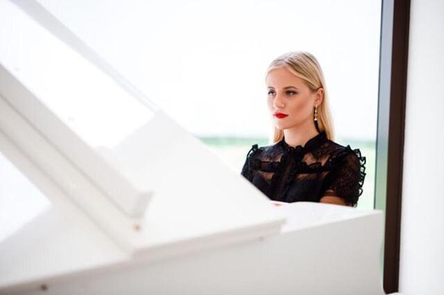 Anna – Pianist – Bash Events Group UAE | Next Level Entertainment