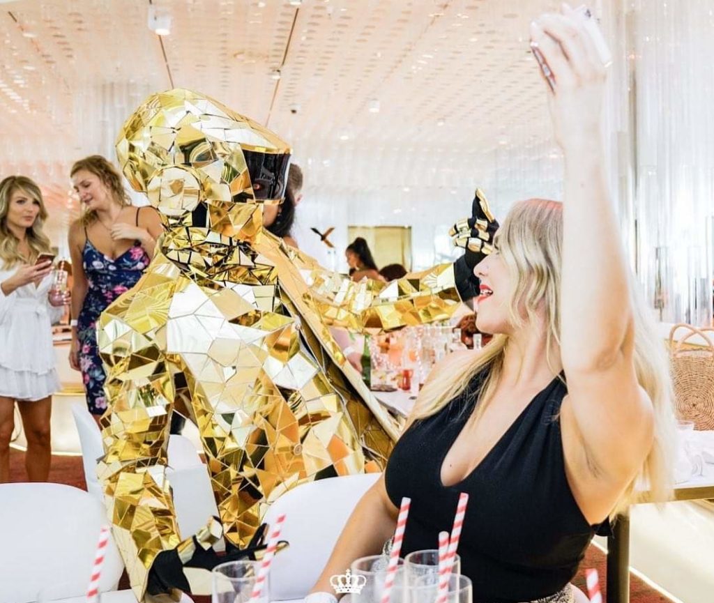 Mirror Man – Bash Events Group UAE | Next Level Entertainment